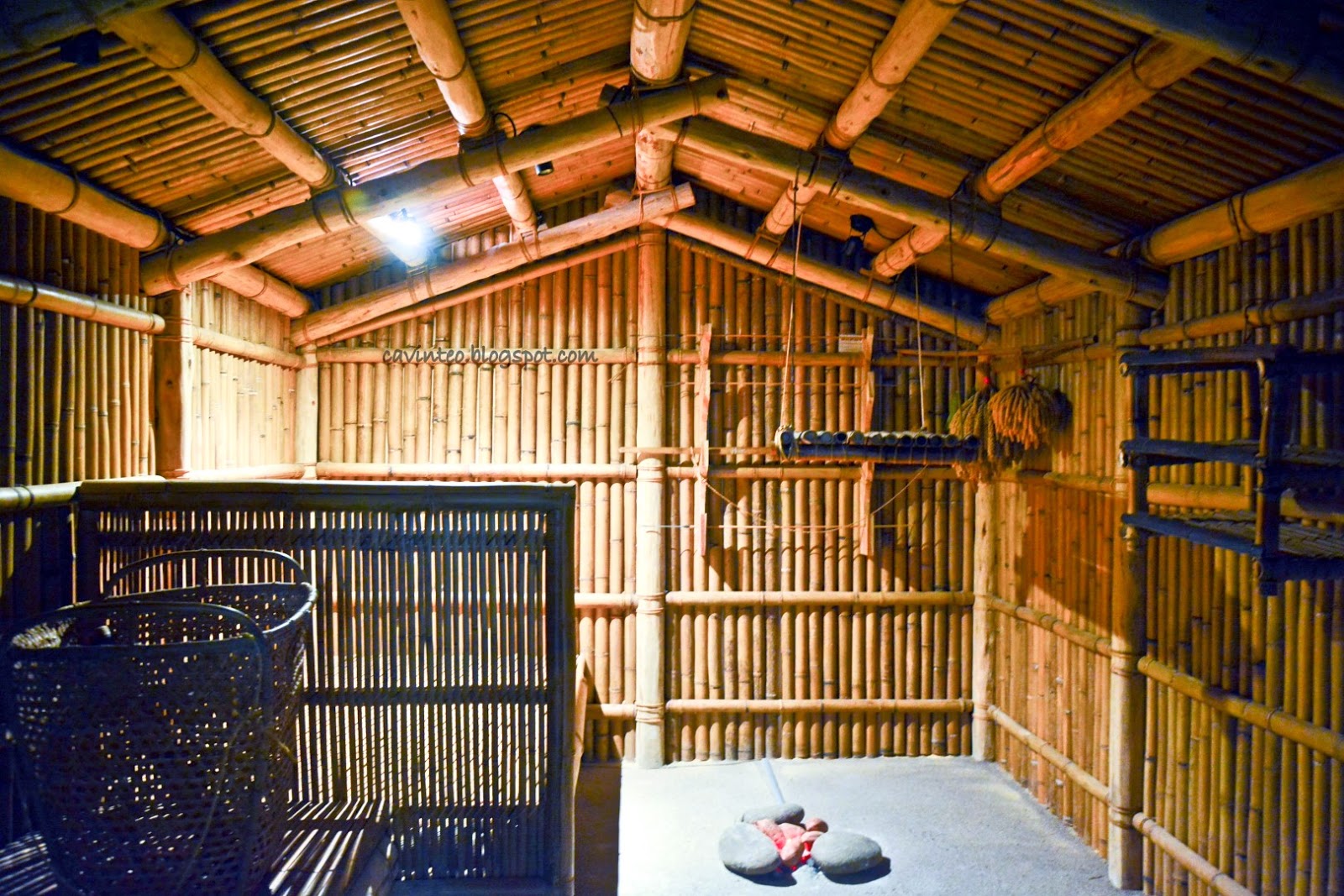 Entree Kibbles: Wulai Atayal Museum along Wulai Old Street (烏来泰雅民族博物館 ...